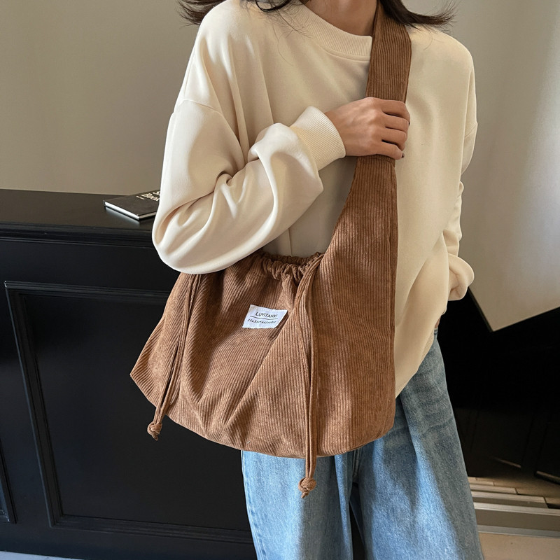 rootote(R2300) กระเป๋าสะพายไหล่ผ้าลูกฟูก (ใบใหญ่)สะพายข้างได้ | Shopee Thailand