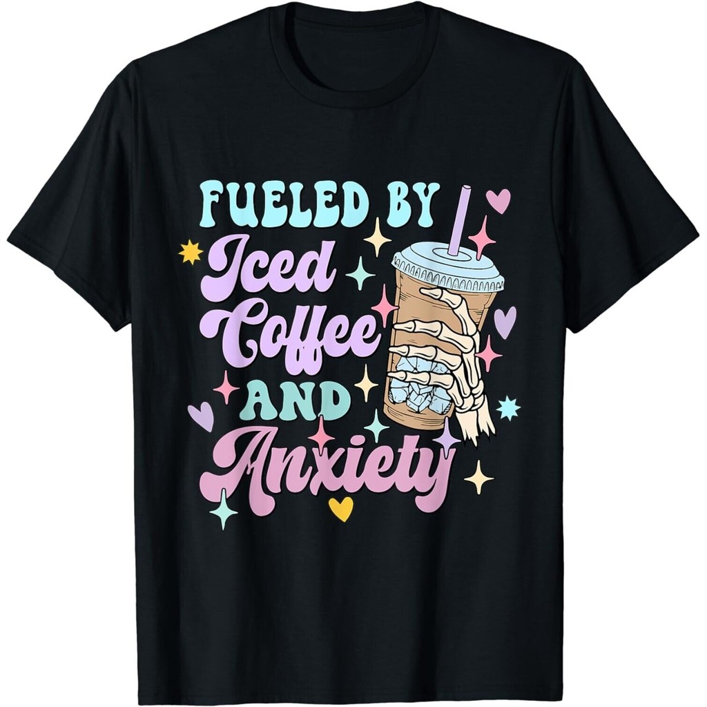 Fueled By Iced Coffee และความวิตกกังวลตลก Coffee Lover Tee เสื้อยืด ...