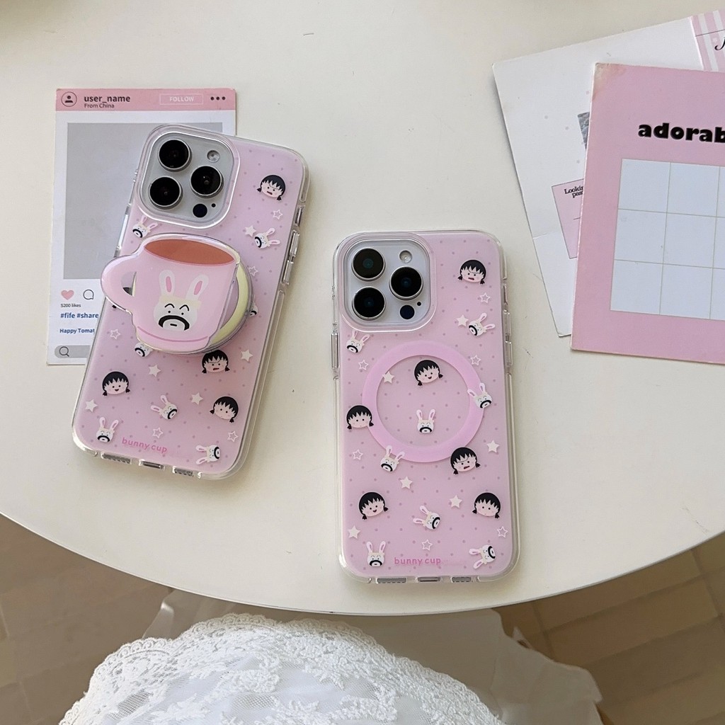 สีชมพู Chibi Maruko-chan Cup Stand ฝาครอบ IMD สําหรับ Apple IPhone 16 ...