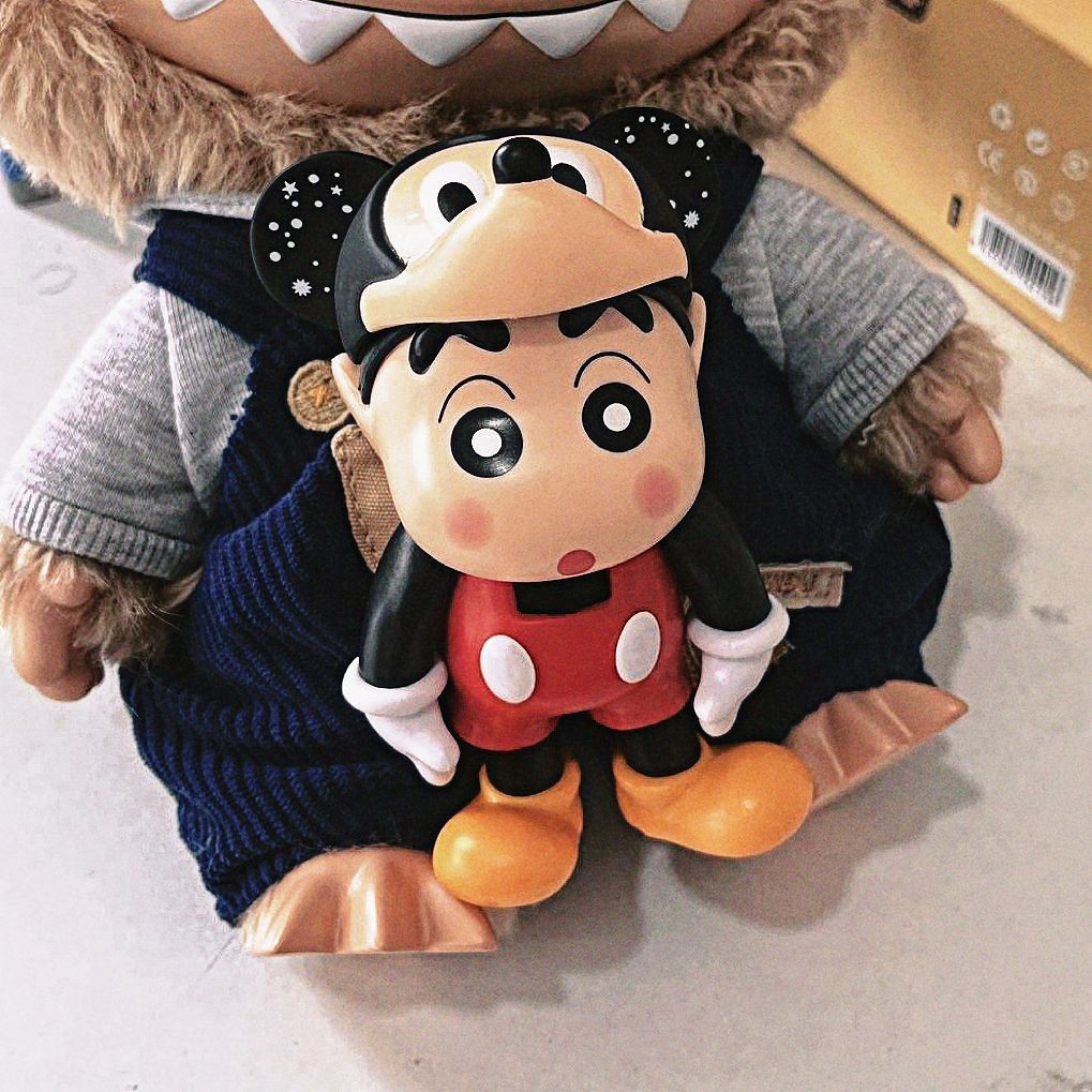 15 ซม.Crayon Shin chan cos Minnie Mickey ตัวเลขน่ารักเดสก์ท็อปตกแต่ง ...