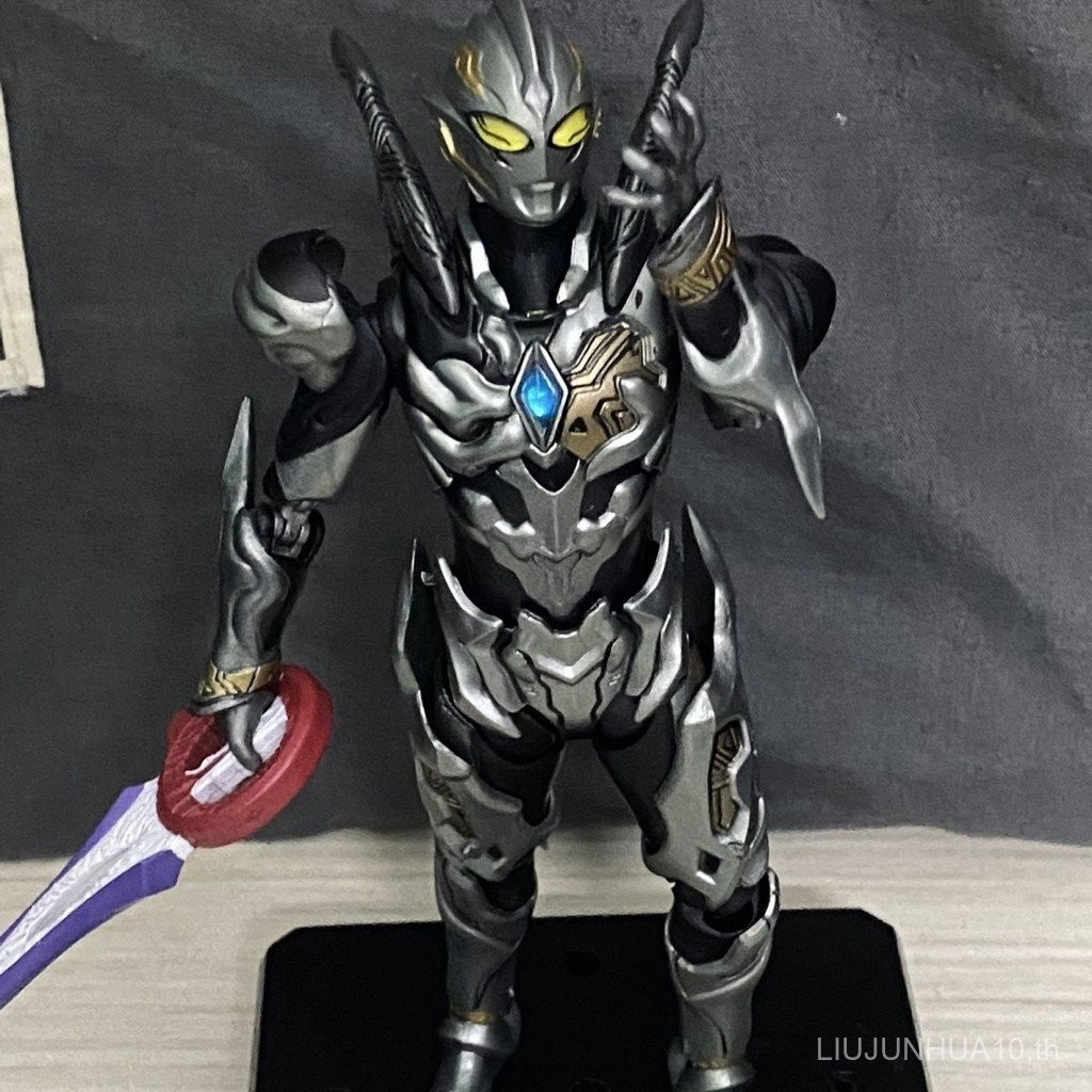 พร้อมสต็อกแกะสลัก SHF Magnetic Control Luminous Dark Triga Ultraman ของเล่นรูป Action Figure ...