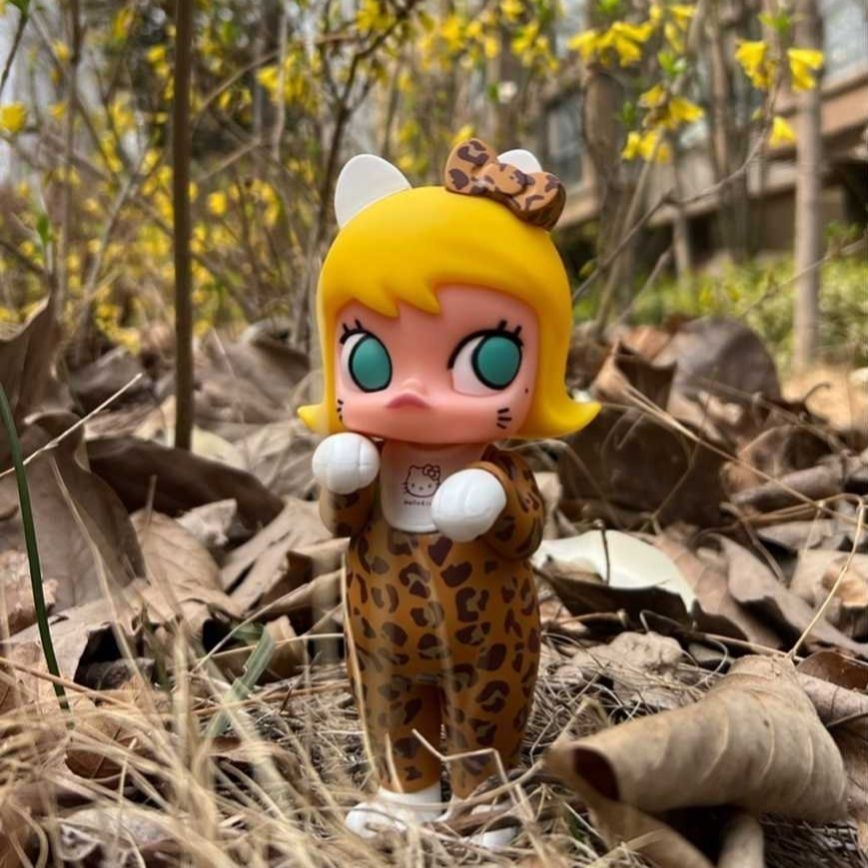 Pop Mart/Molly Limited Edition เสือดาวพิมพ์ Hello Kitty Catwoman ...