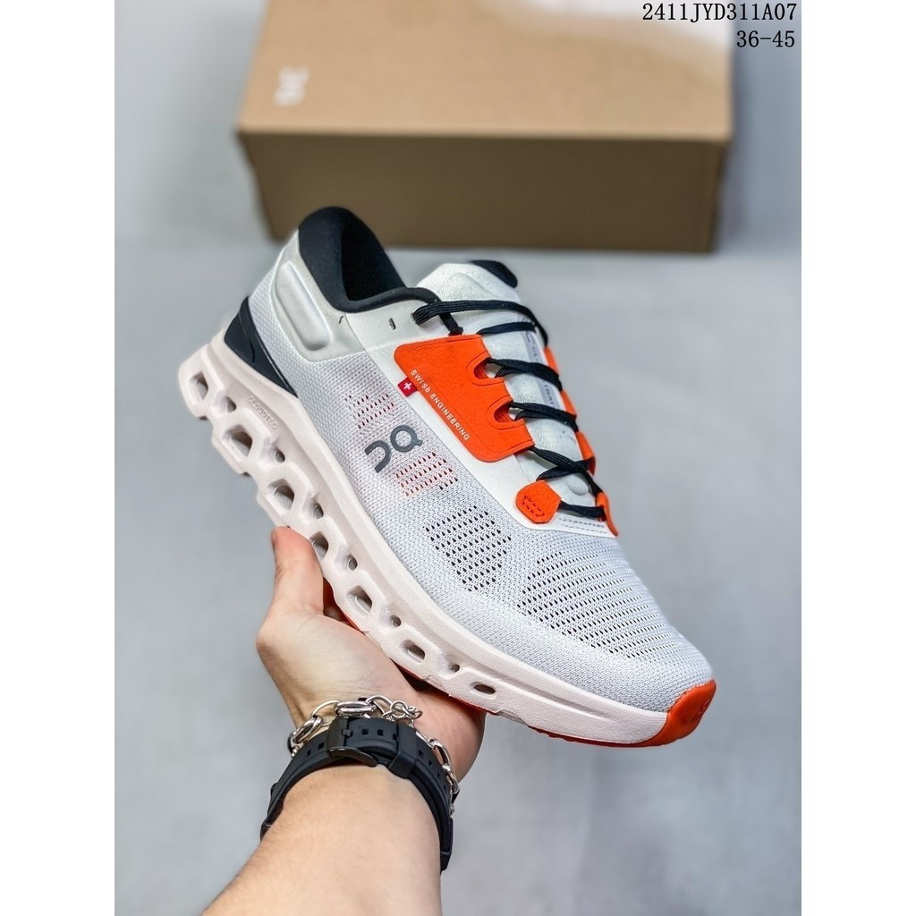 บน Cloudstratus 3 รองเท้าผ้าใบกันกระแทกสำหรับผู้ชายและผู้หญิงที่ต้อง ...