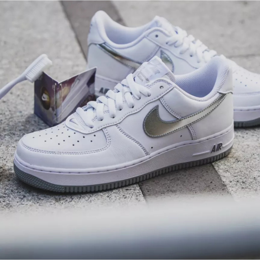 รองเท้าผู้ชายหญิง Nike Air Force 1 Low Silver Swoosh รุ่นสุดคลาสสิก ...