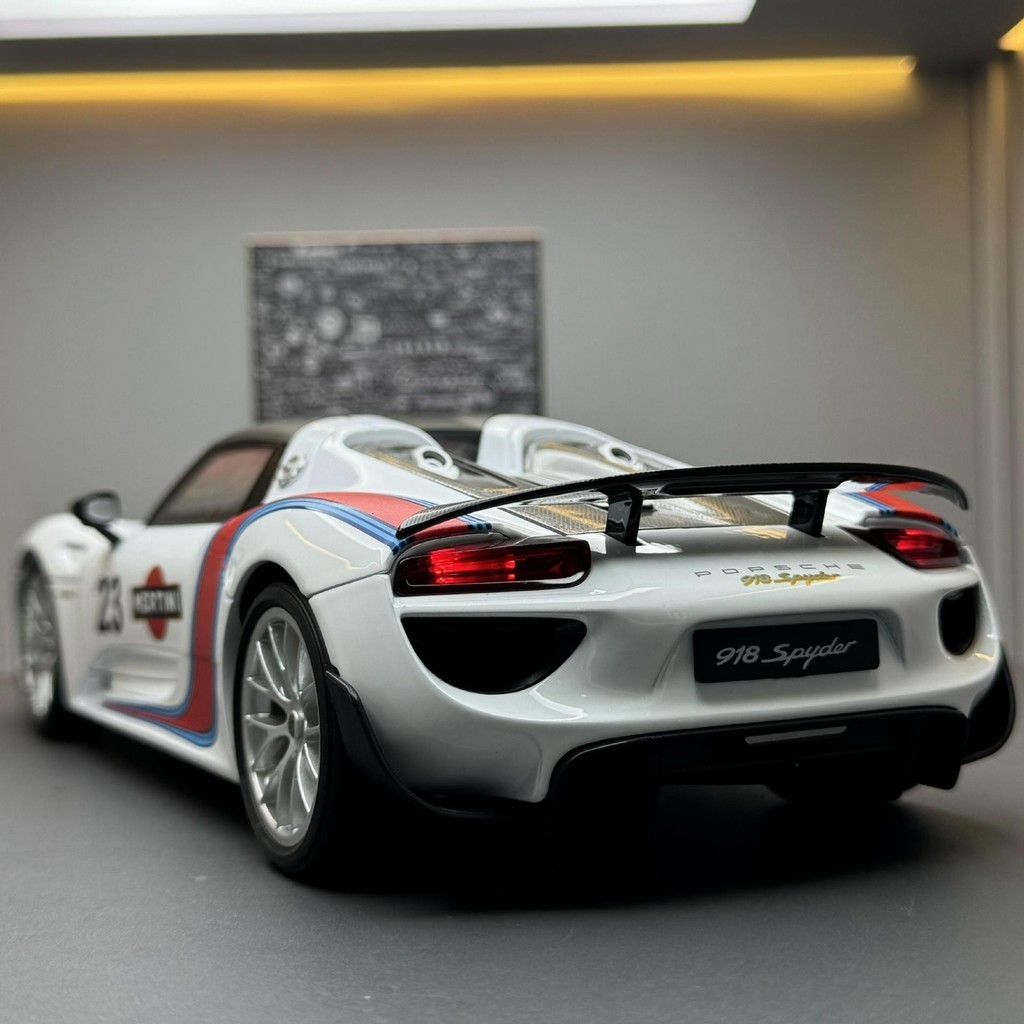 โมเดลโลหะผสมรถ 1/18 รุ ่ นรถ Porsche 918 Martini Convertible กีฬารถรุ ่ ...