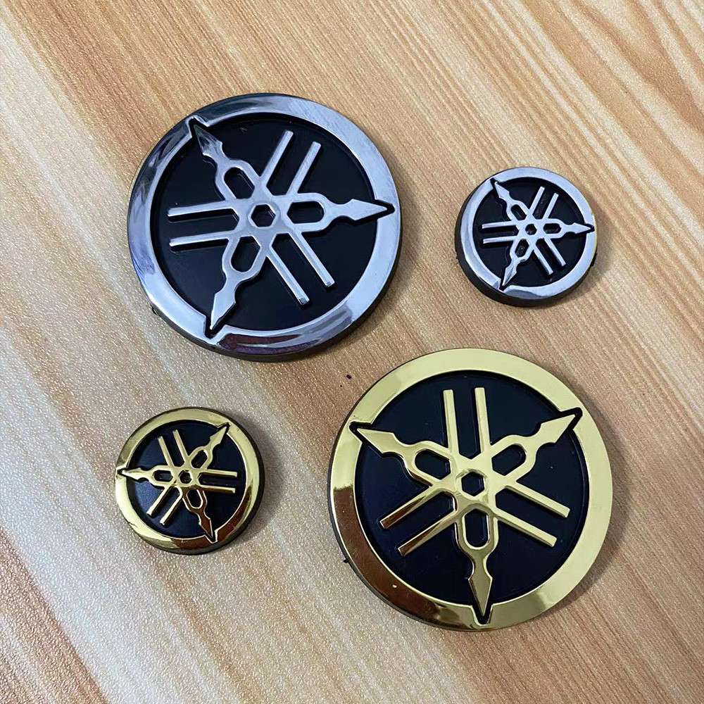 Yamaha โลโก้สัญลักษณ์ทอง/เงิน YAMAHA YZF R1 R3 R6 R25 XJR 1300 ...