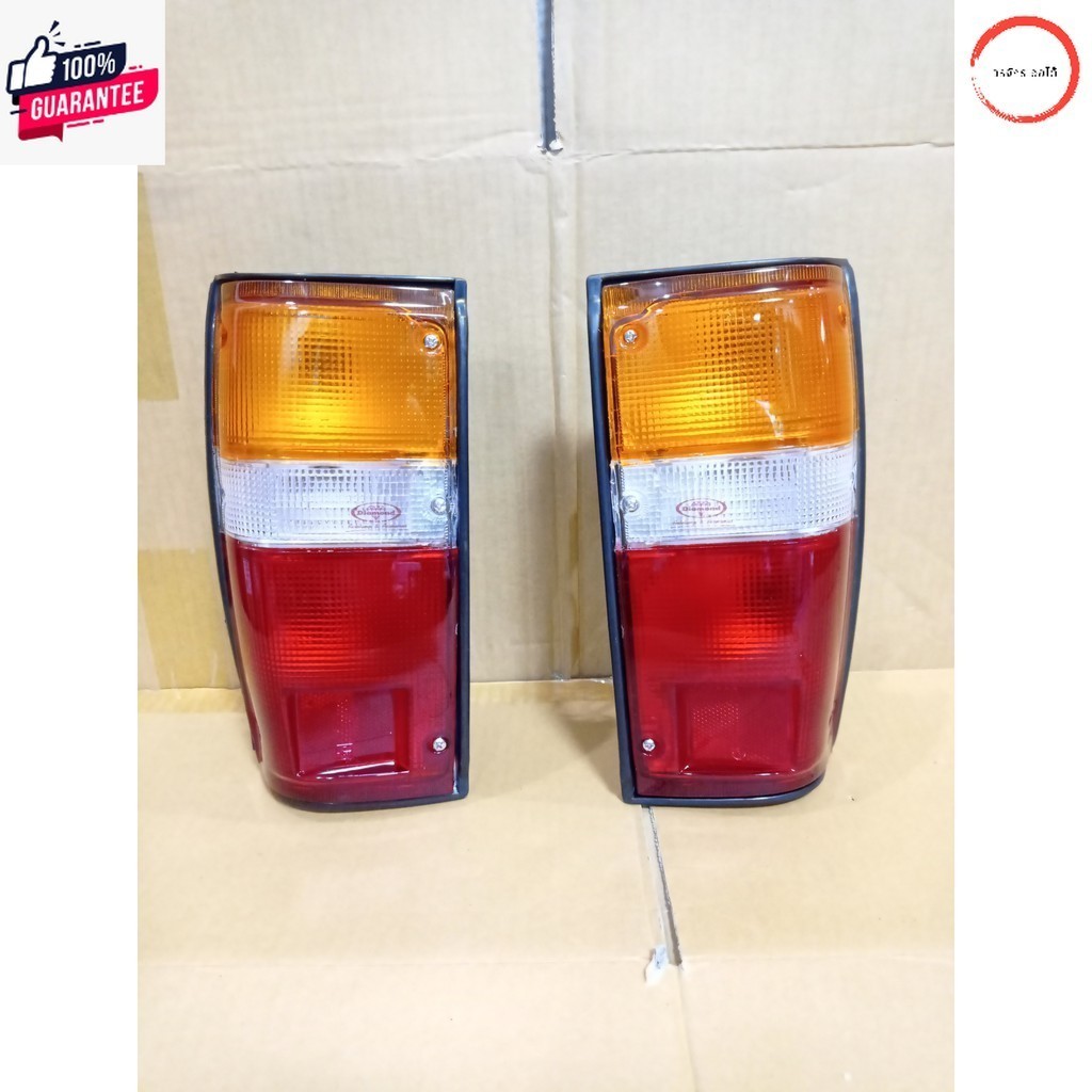 ไฟท้าย โตโยต้า ฮีโร่ TOYOTA HILUX HERO LN50 LN56 พร้อมขั้วหลอด ตราเพชร ...