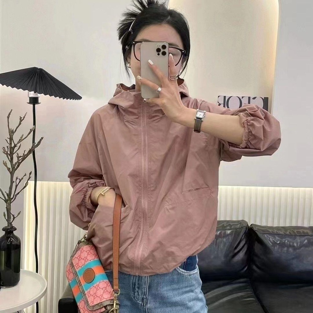 เสื้อแจ็คเก็ตมีฮู้ดผู้หญิงซิปคู่หลวมสบาย ๆ เสื้อแจ็คเก็ตป้องกันแสงแดด ...