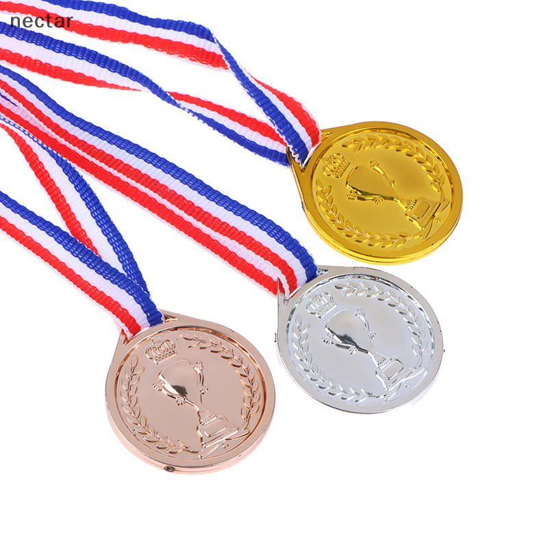 Tar Crown Gold Silver Bronze Award เหรียญรางวัลฟุตบอลการแข ่ งขันรางวัล ... Tar Crown Gold Silver Bronze Award เหรียญรางวัลฟุตบอลการแข ่ งขันรางวัล ...