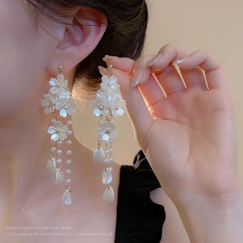 แฟชั ่ นมุกดอกไม ้ ยาวพู ่ ต ่ างหูฝรั ่ งเศส Retro สุภาพสตรีต ่ างหู ...