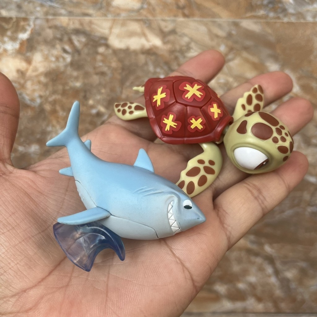 สินค้าจํานวนมากของแท้ Finding Nemo Shark Bruce Turtle Coruscillo Nemo ...