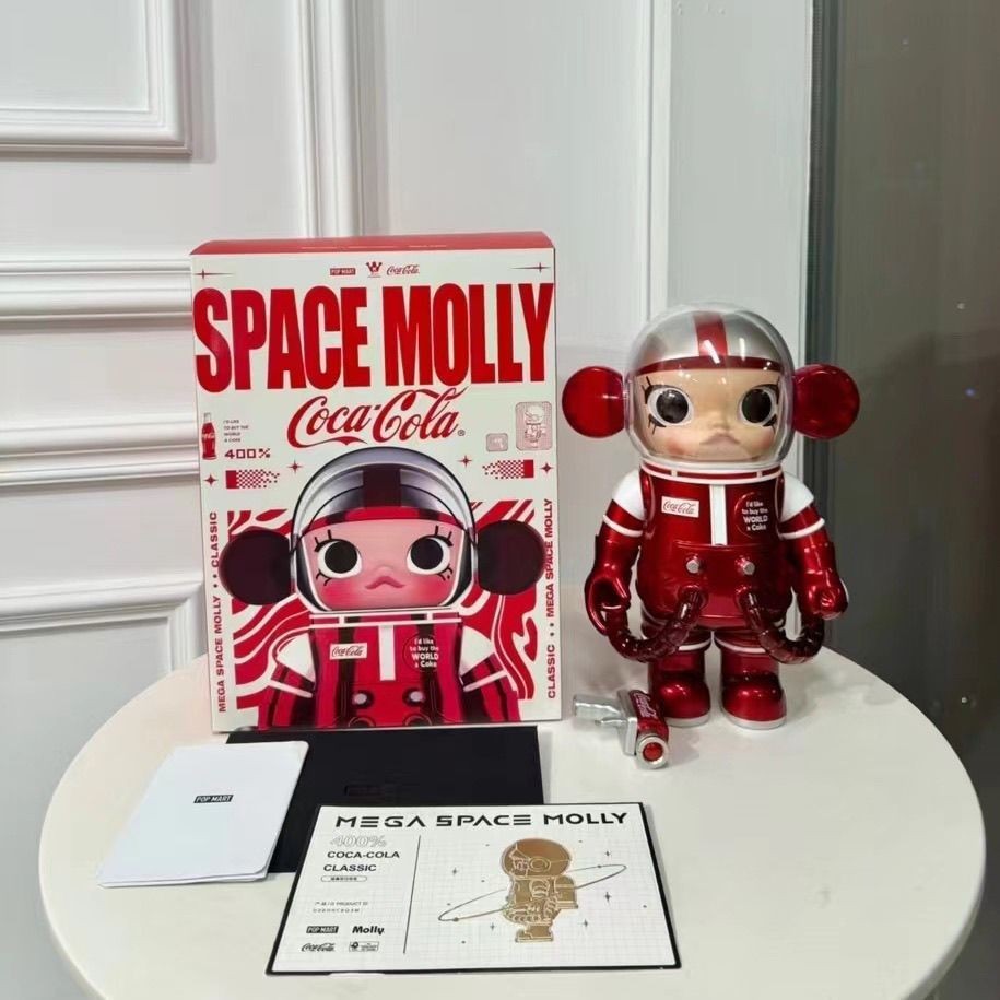 POP MART เครื่องประดับของเล่นอินเทรนด์ MEGA Space Molly 400% Coca-Cola Jasmine นักบินอวกาศอิน ...