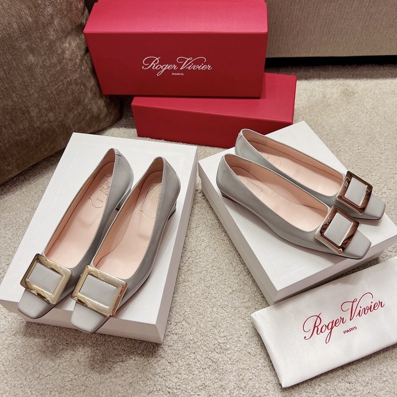 Roger Vivier Square Buckle และ Square Heel Series รองเท้าเดี่ยวสี่สี ...