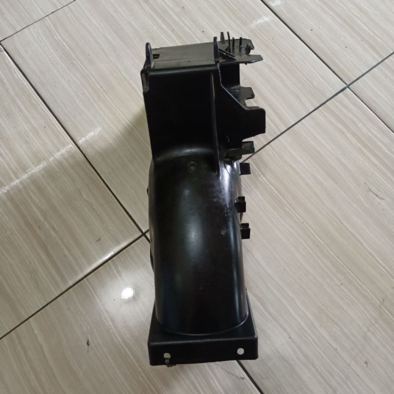 บังโคลนเคสแบตเตอรี่บังโคลนใต้ Yamaha fizr fizr Fiz r F1z r f1zr poswan ...