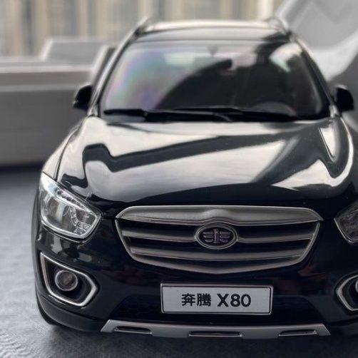 โรงงานเดิม 1: 18 Pentium X80 SUV รถจําลองรุ่นคอลเลกชัน Limited Edition ...