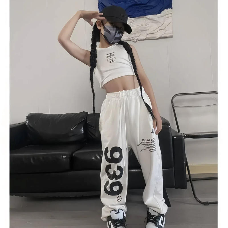 [KeDaYa] พร้อมส่ง ชุดสไตล์เกาหลี, สาวยุค 90s, เสื้อกล้ามสีขาว, กางเกง ...