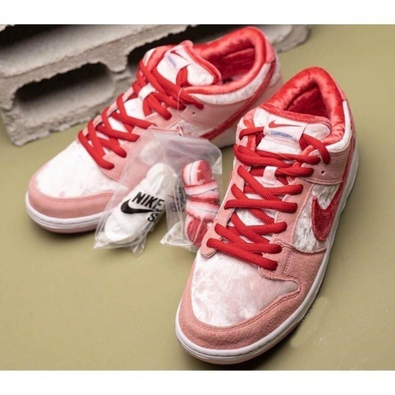 Nike3658 SB Dacron LOW x streelove วันวาเลนไทน์รองเท้าผ้าใบตัดต่ำสไตล์เกาหลี xsos | Shopee Thailand
