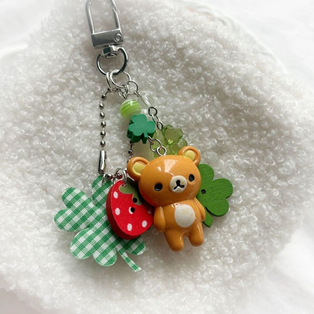 2025 ใหม่พวงกุญแจลูกปัดแฮนด์เมด Four Leaf Clover Rilakkuma น่ารัก Charm ...
