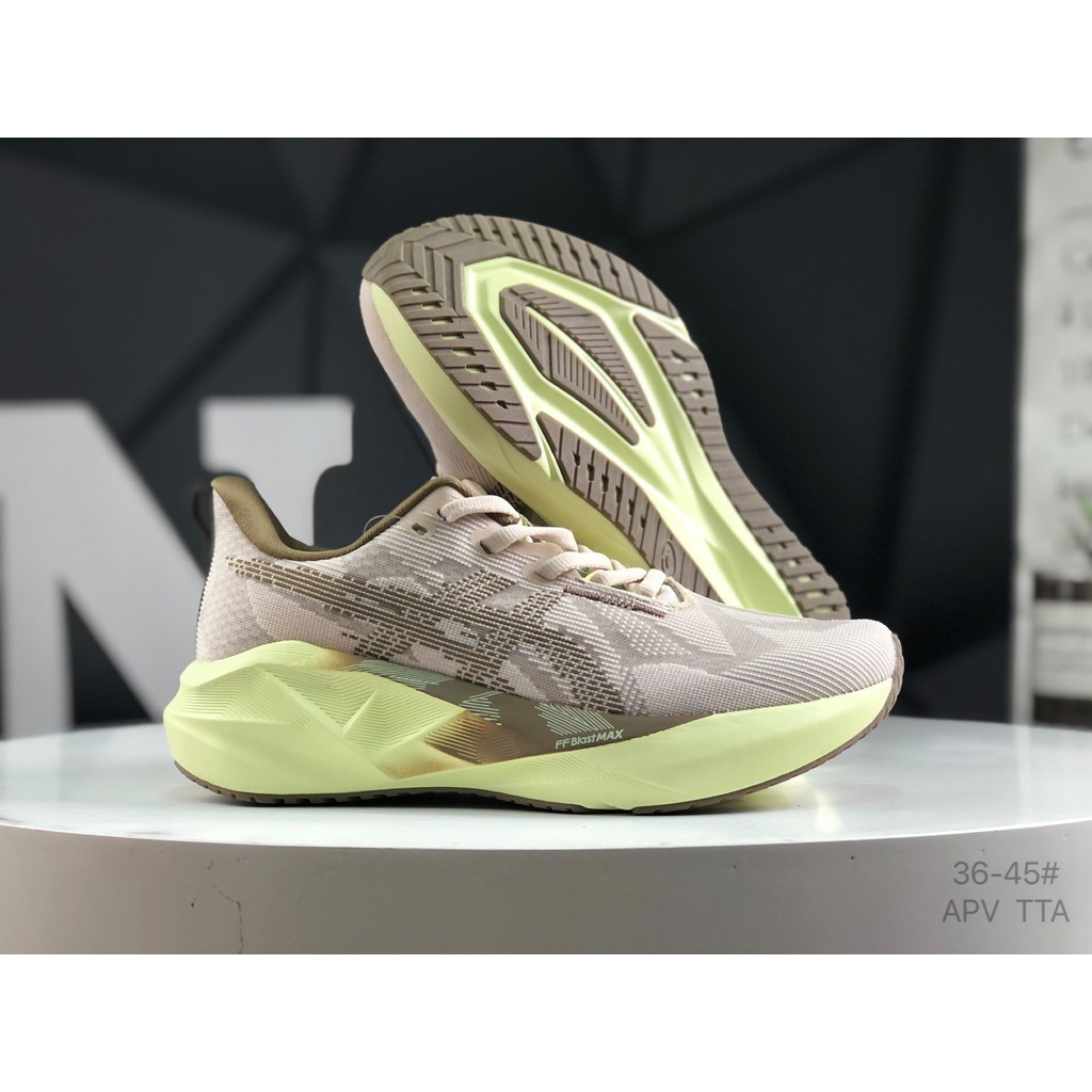 รองเท้าวิ่ง Novablast 3 BFID CLGX น้ำหนักเบาที่ออกแบบมาสำหรับนักวิ่งมือ ...