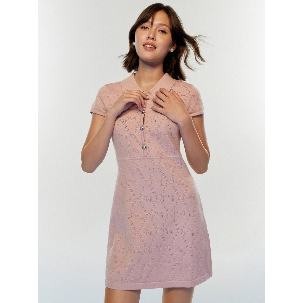 [Pomelo] มินิเดรสไหมพรมมาในสไตล์ลายฉลุโมโนแกรม / Eyeleted Monogram ...