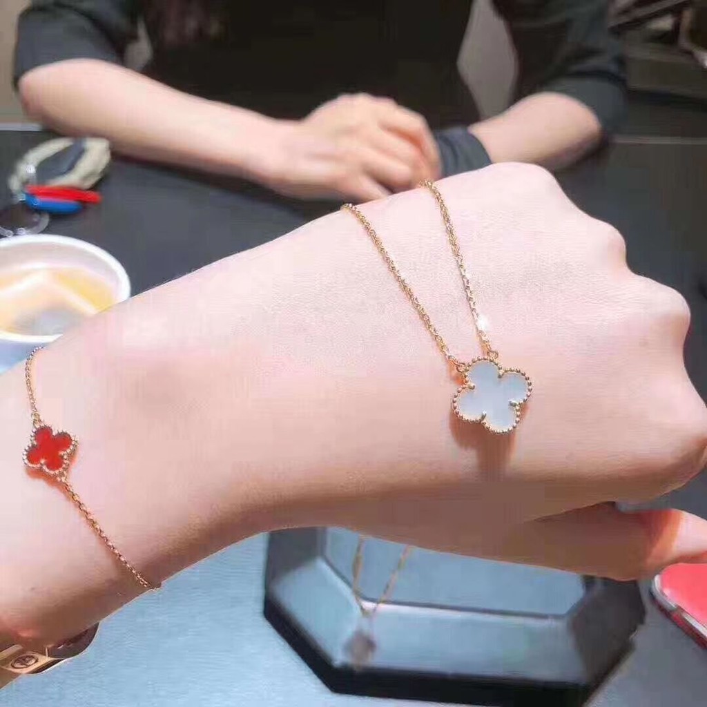 [สต๊อกพร้อม+กล่องบรรจุภัณฑ์ครบชุด] Vca Van Cleef & Arpels Four-Leaf ...