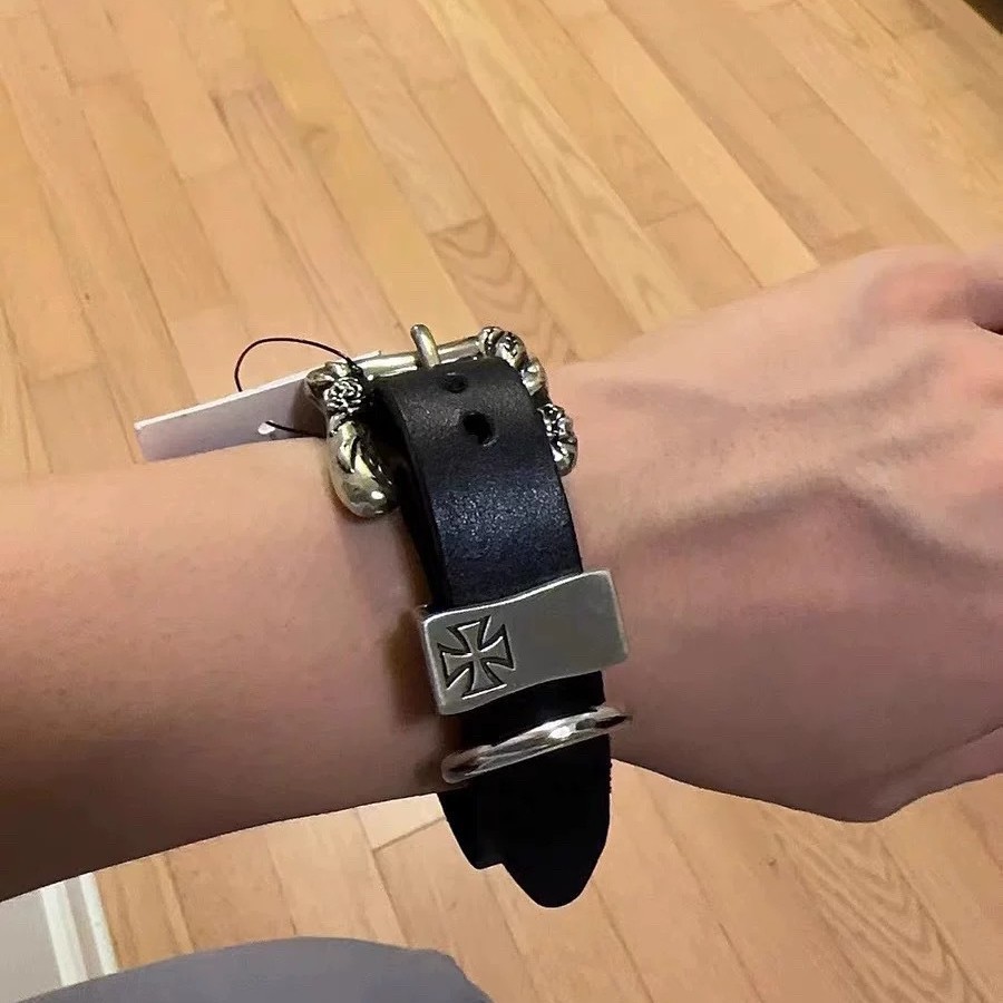 Erd Melancholy Rich รุ่นที่สอง Rose Rivet สร้อยข้อมือ Punk Rock สีขาวทองแดงวัสดุสร้อยข้อมือหนัง ...