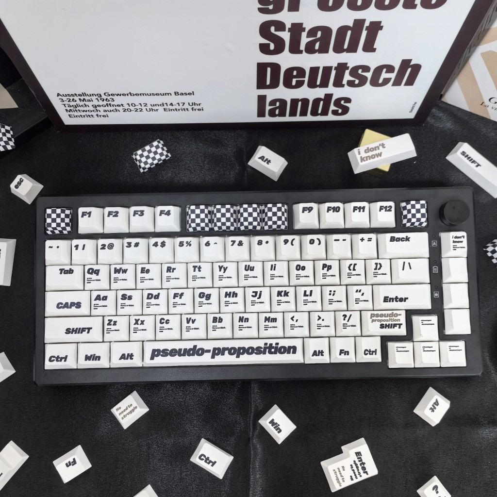 Retro Checkerboard Keycaps โปรไฟล์เชอร์รี่ 133 คีย์ PBT Dye Sublimation ...