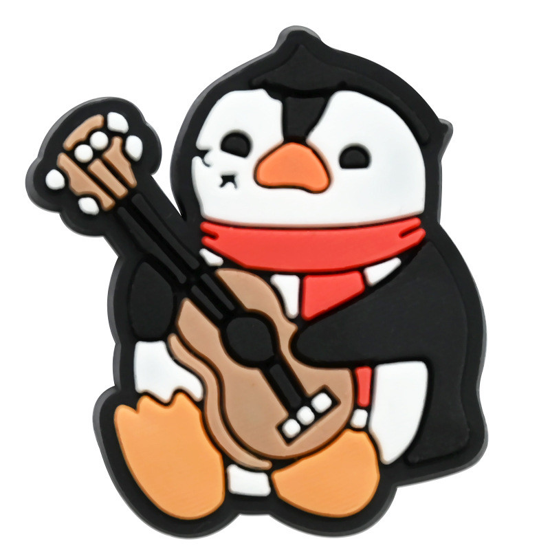 การ์ตูน Penguins สัตว์ Croc Jibbits กีตาร์ Crocs Pin เล่นสกี Penguin ...