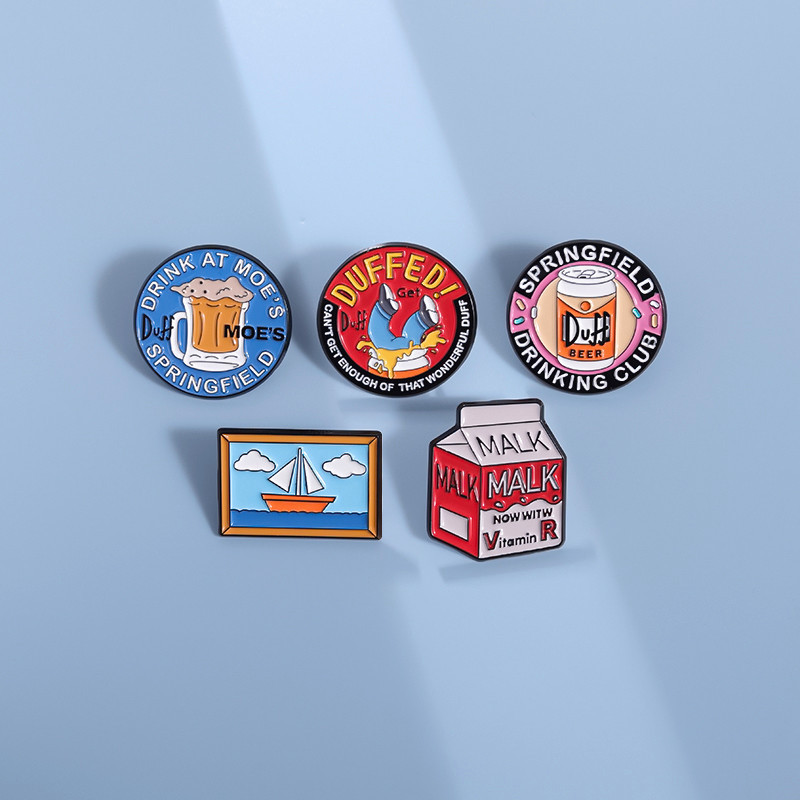 Creative Duff Beer Pins เข็มกลัดการ์ตูนเครื่องดื่มกล่องนมเข็มกลัดโลหะ ...