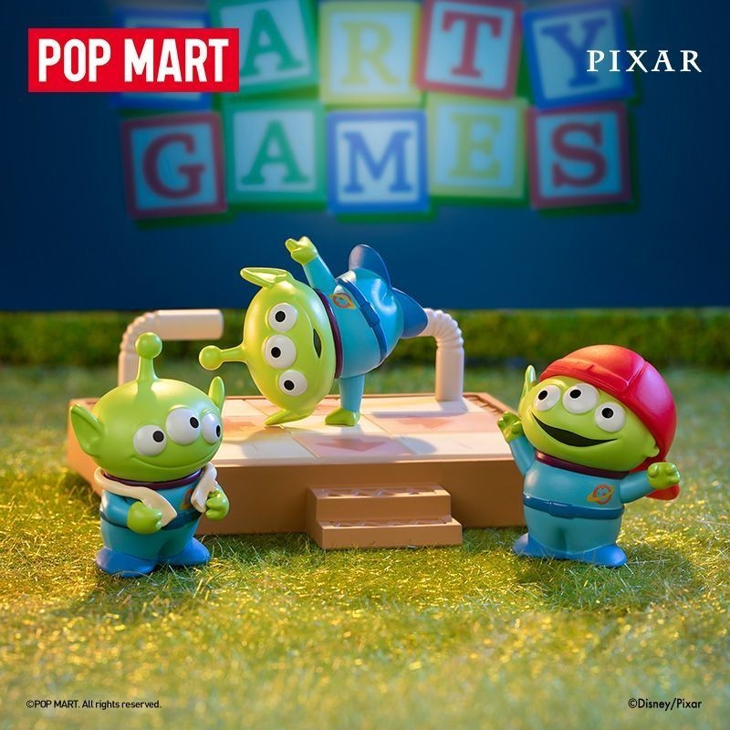 P POPMART POPMART Three-Eyed Boy Party Game Series ฉากรูป Mystery Box ...