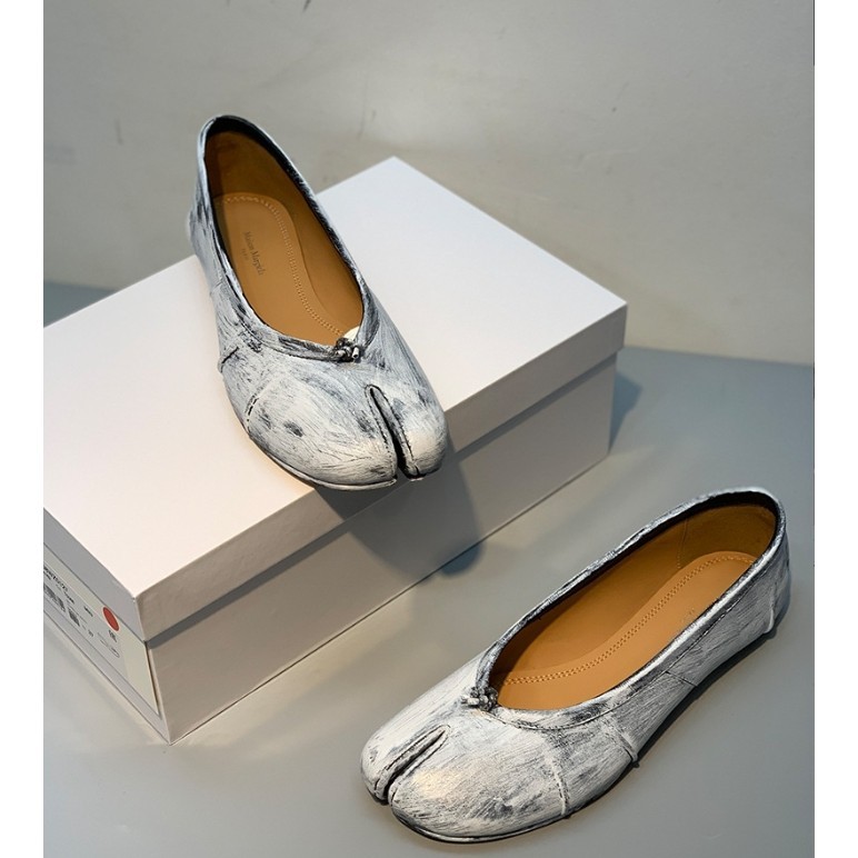 Magera Burst Crack กระจกแยก Toe หมูกีบรองเท้าผู้หญิงแบน Slip-On Hoof ...