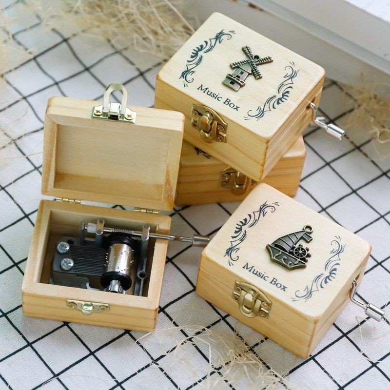 Wooden Hand-Shaking Clockwork Eight-Tone Magic Box Mini Mechanical ...