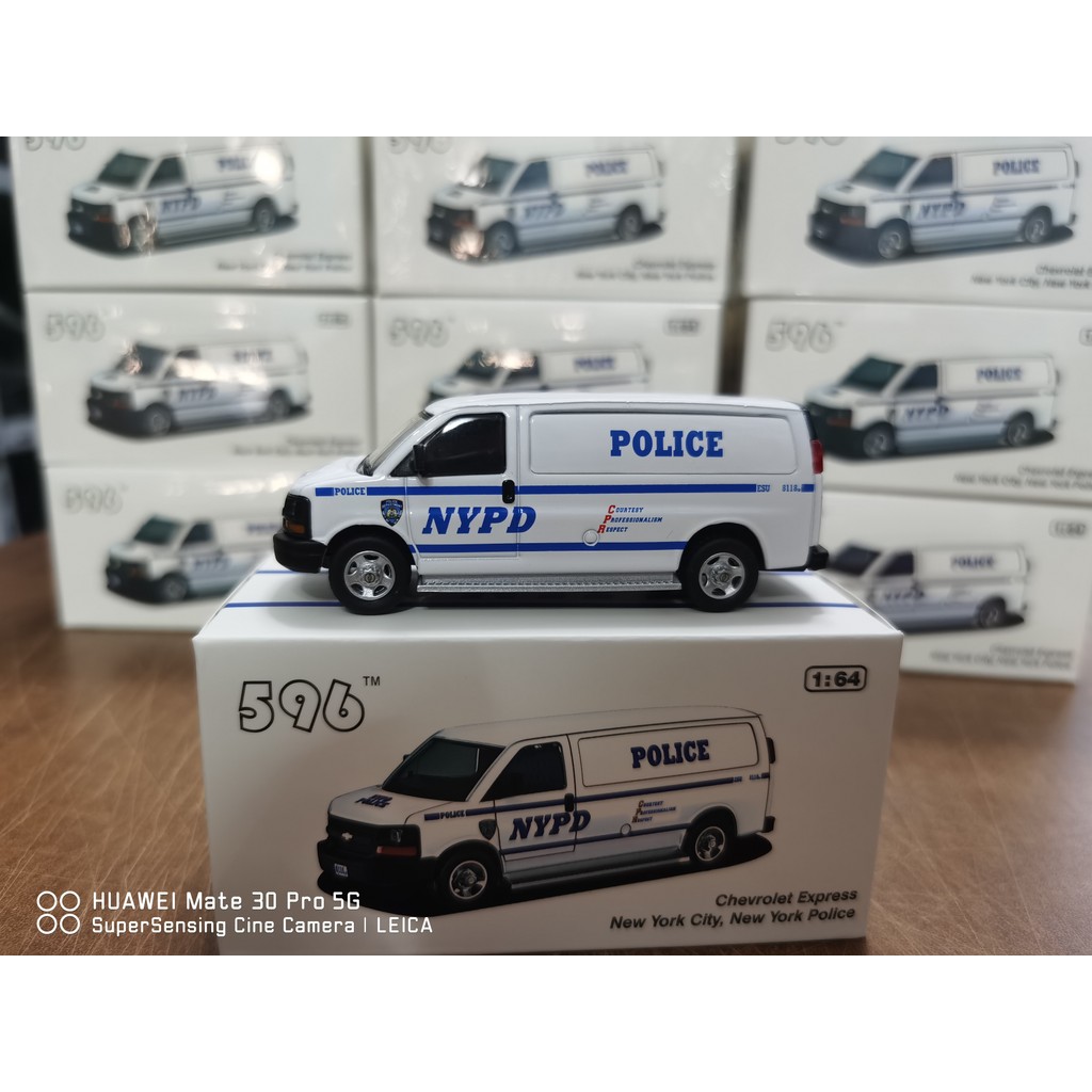 596 คลังสินค้าพร้อม 1/64 Chevrolet Van VN NYPD ภาพวาด NYPD รถตํารวจ รถ ...