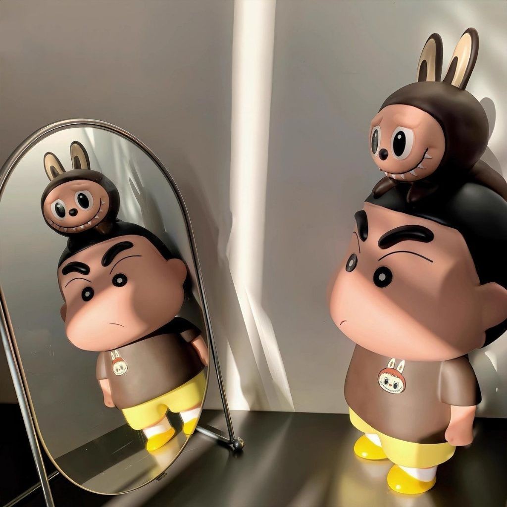 Labubu Crayon Shin-chan ตุ๊กตาอุปกรณ์ต่อพ่วงเดสก์ท็อปน่ารัก ...