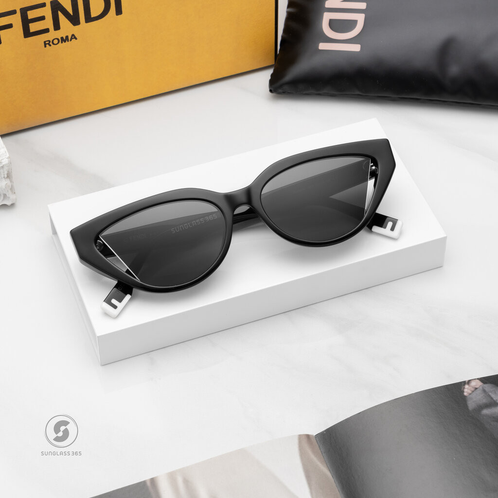 แว่นกันแดด FENDI FE40009I 01A | Shopee Thailand