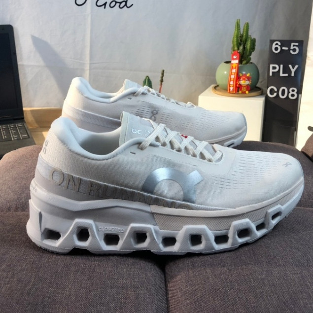 Cloudmonster Monster 2รองเท้าวิ่งกันกระแทกและทนต่อการสึกหรอน้ำหนักเบา ...