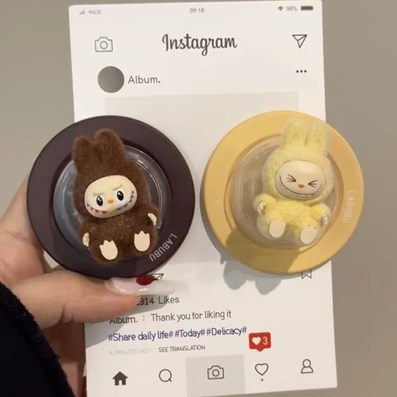 Labubu ที่วางโทรศัพท์มือถือ Pop Mart ตุ๊กตาตุ๊กตา LaBu ที่วางแม่เหล็ก ...