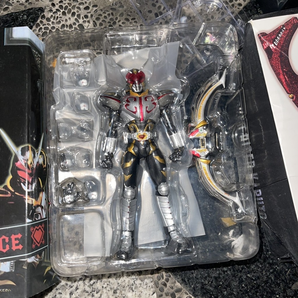 จุดในประเทศฟรีขาตั้ง SHF Kamen Rider Blade Sword Karis Red Peach JOKER ...