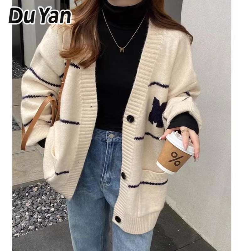 Du Yan เสื้อคาร์ดิแกนถักผู้หญิงลายดีไซน์หลวม Laid-Back Preppy สไตล์ถัก ...