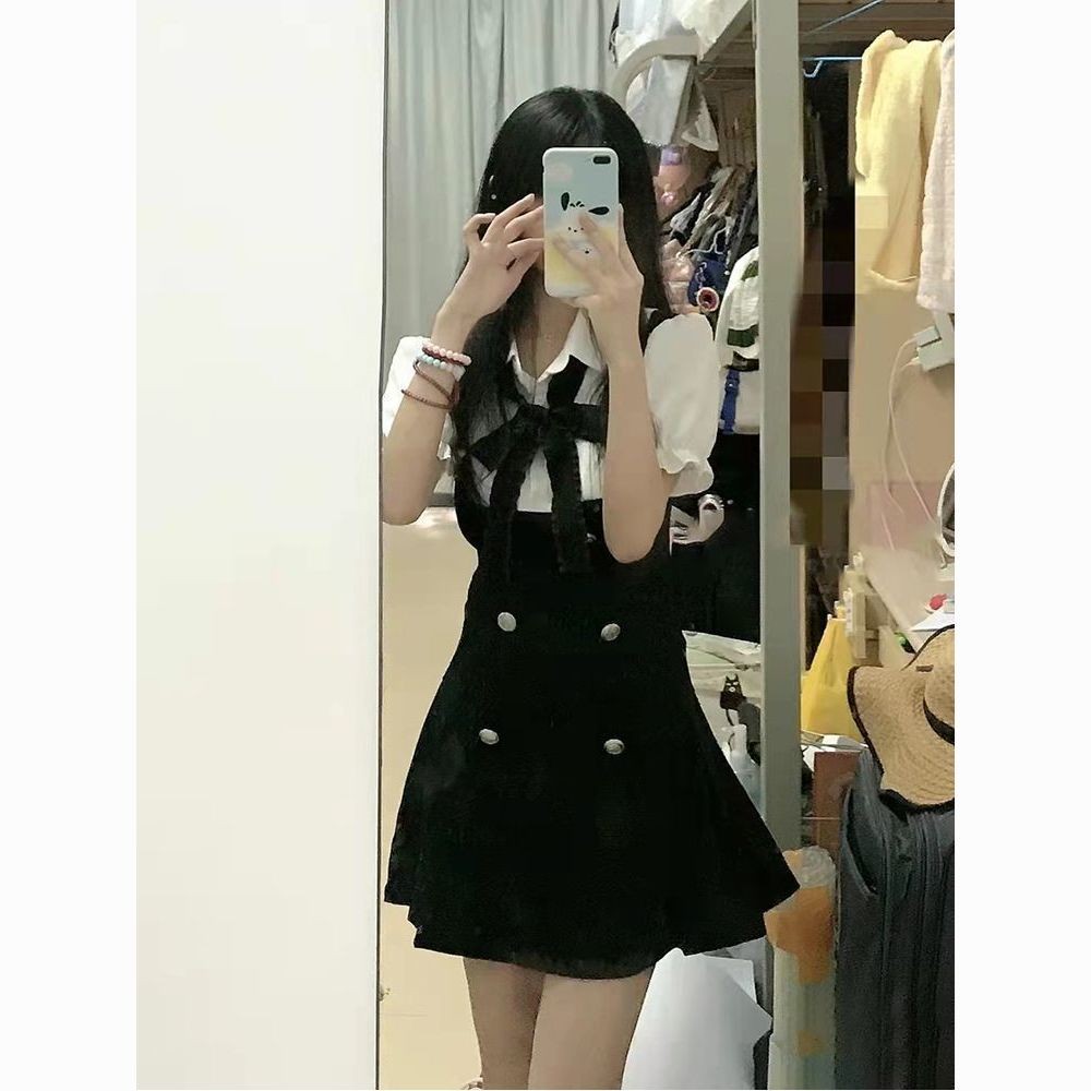 High-end French Hepburn Preppy สไตล์สาวร้อนปลอมสองชิ้นชุดลดอายุ JK ชุด ...