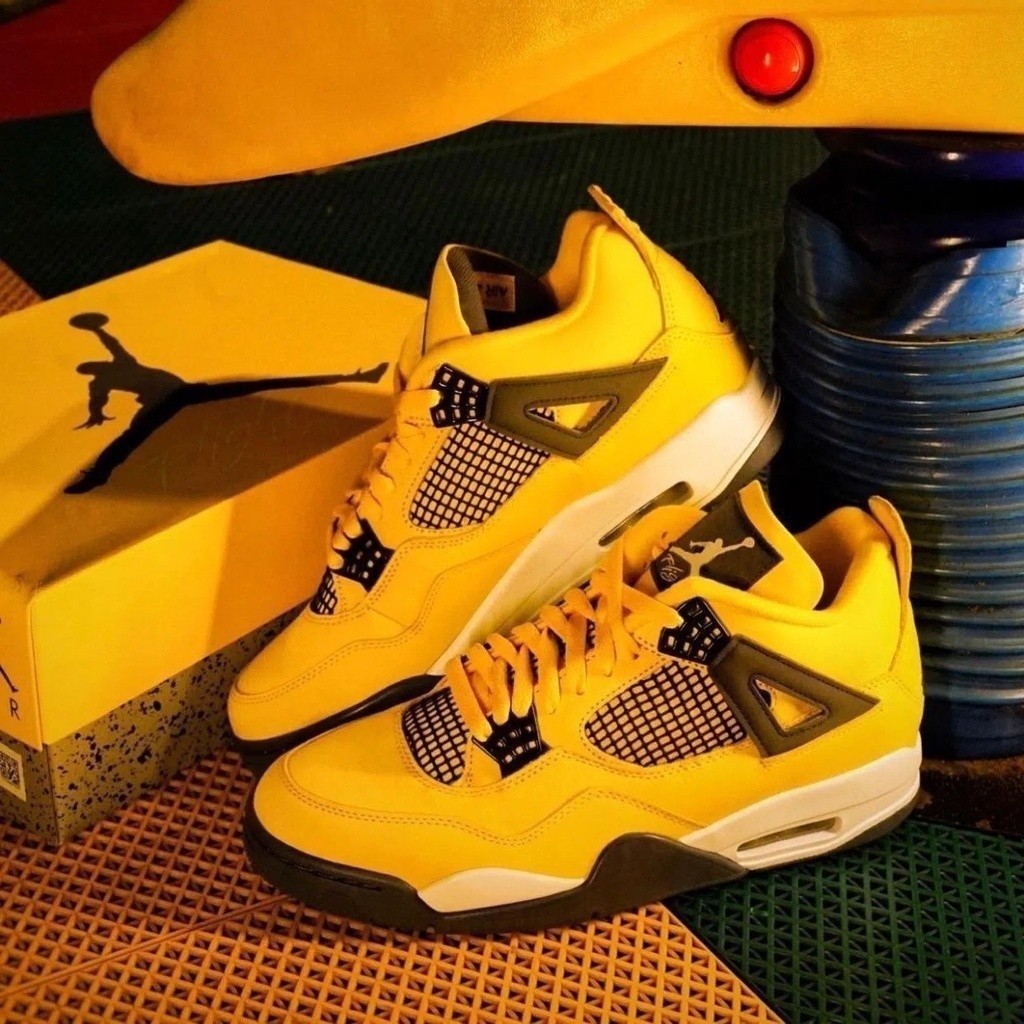 Pure Nike ต้นฉบับใหม่ aj4 Retro 2022 รุ่นสีดําสีเหลืองไฟฟ้าแม่ผู้ชายและ ...