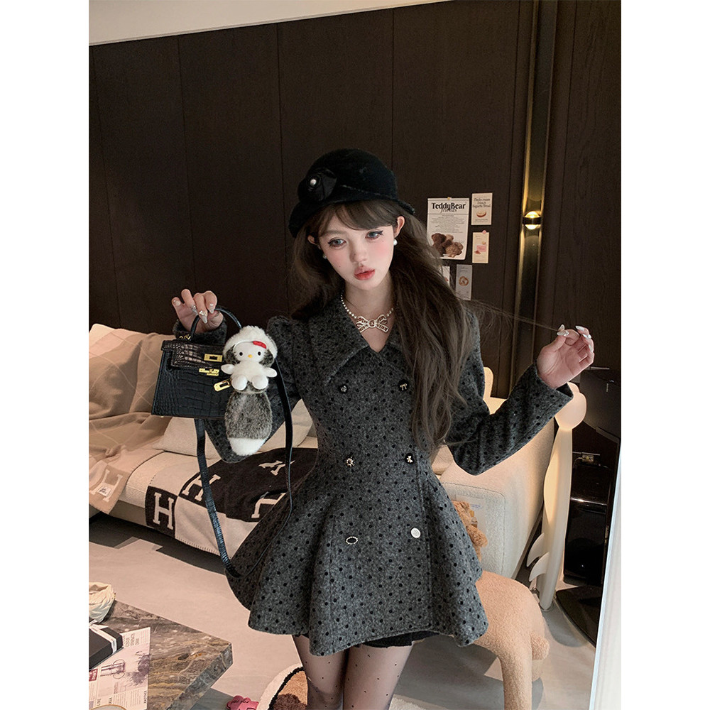 สีเทาออกแบบเอวทำด้วยผ้าขนสัตว์ปกเดรสฤดูหนาวสไตล์ชาแนลลายจุดกระดุมสองแถว ...