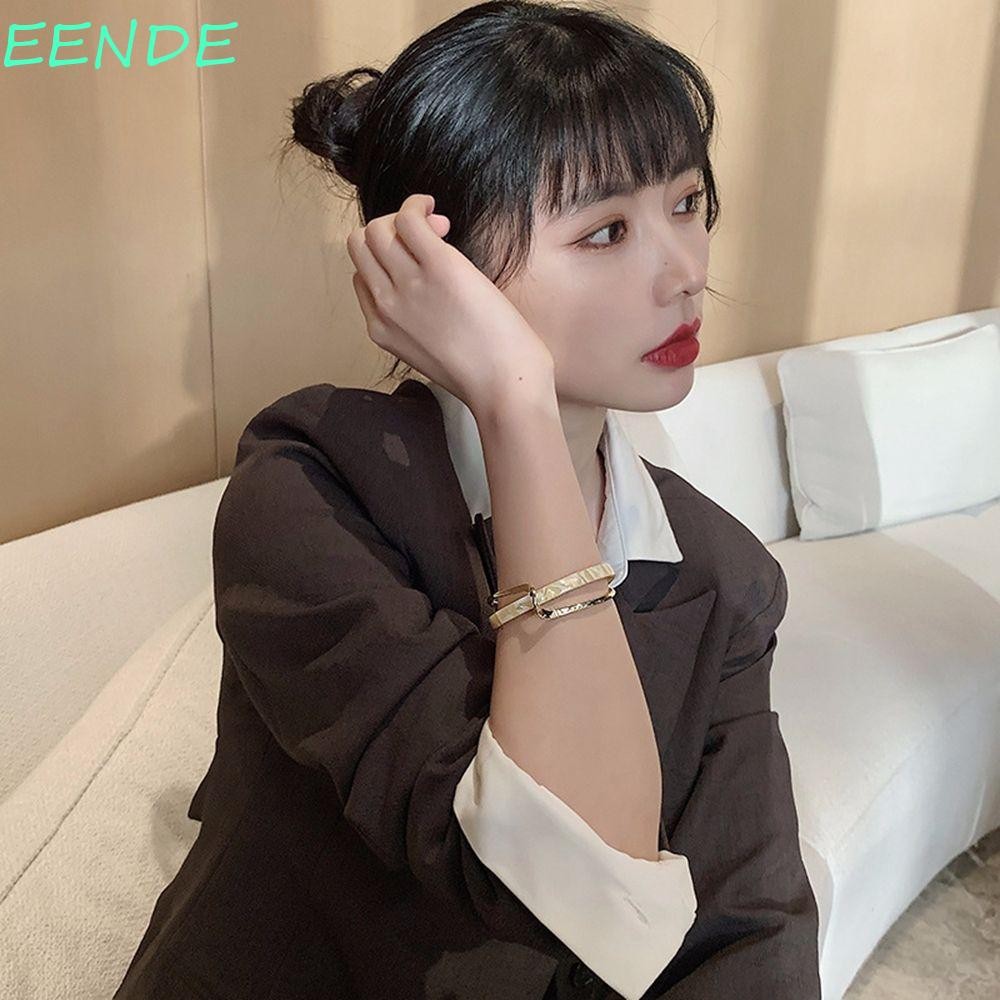 EENDE Bracelet Korean Luxury Texture แผ่นเปลือกหอยสีขาว | Shopee Thailand