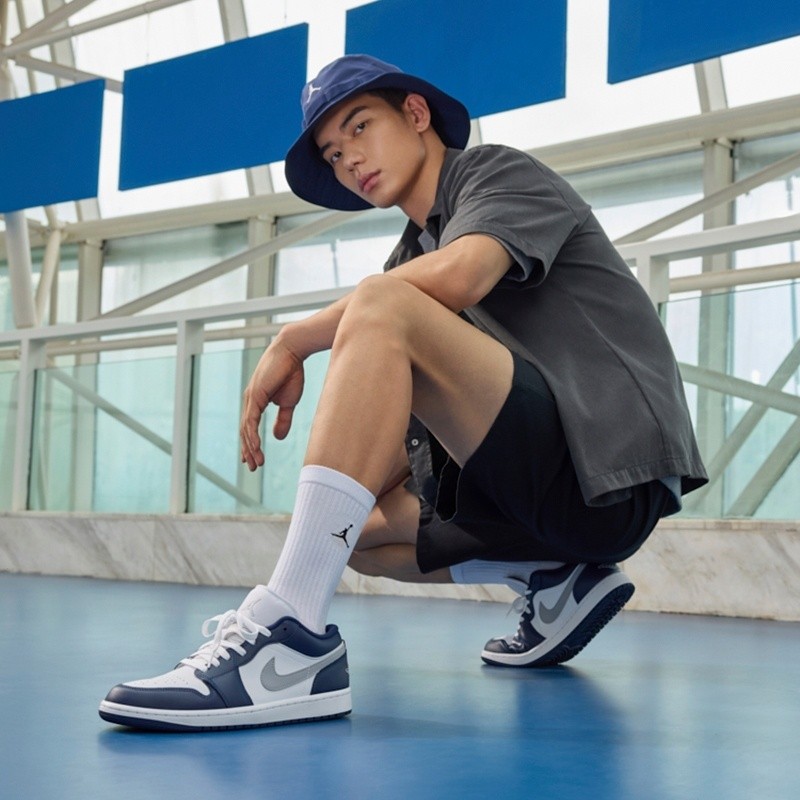Air Jordan 1 Navy Blue Low Tube ผู้ชายและผู้หญิงรองเท้ากีฬาลำลองรองเท้า ...