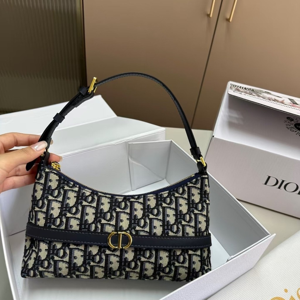 Dior2025ใหม่ผู้หญิงกระเป๋าสะพายแฟชั่นลำลองกระเป๋าสะพายข้าง t872 ...