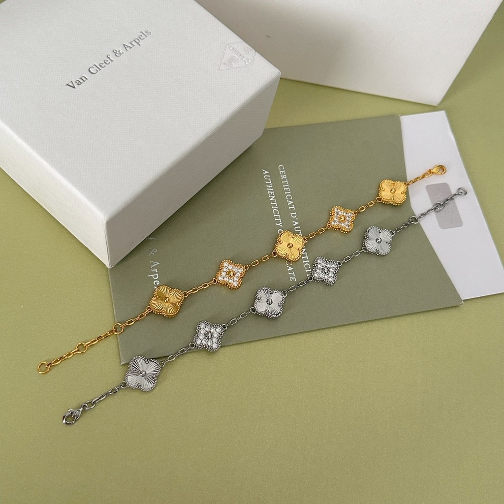 Van Cleef & Arpels สร้อยข้อมือกําไลข้อมือที่ละเอียดอ่อน Hollow Monogram ...