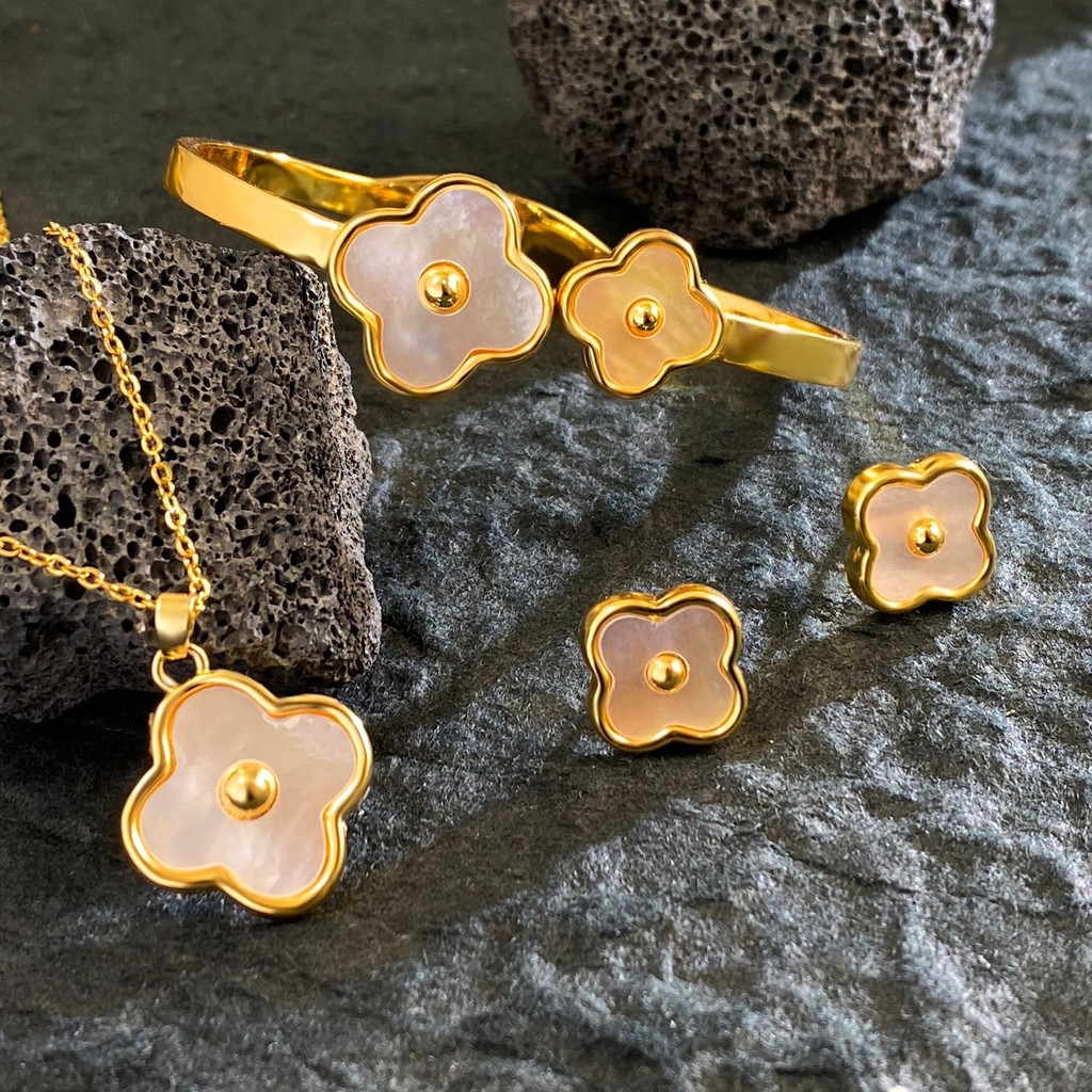 Smug _ lady In-Furnace ชุบสูญญากาศ 18K Gold เปลือกธรรมชาติ Four-Leaf ...