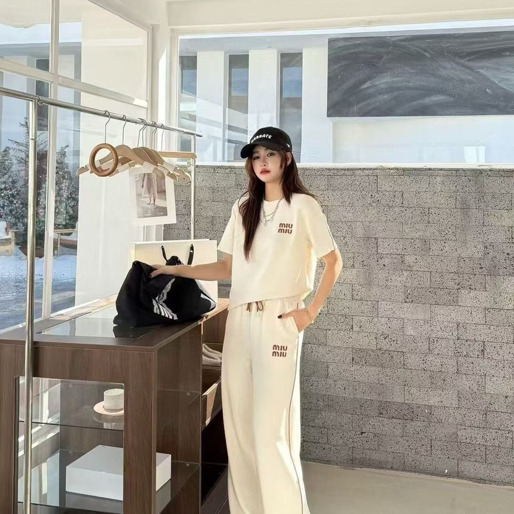 ชุดแฟชั่นใหม่ Miu Miu 2025 ชุดสองชิ้นลำลองมีฮู้ดปักตัวอักษรอากาศ VCFK ...