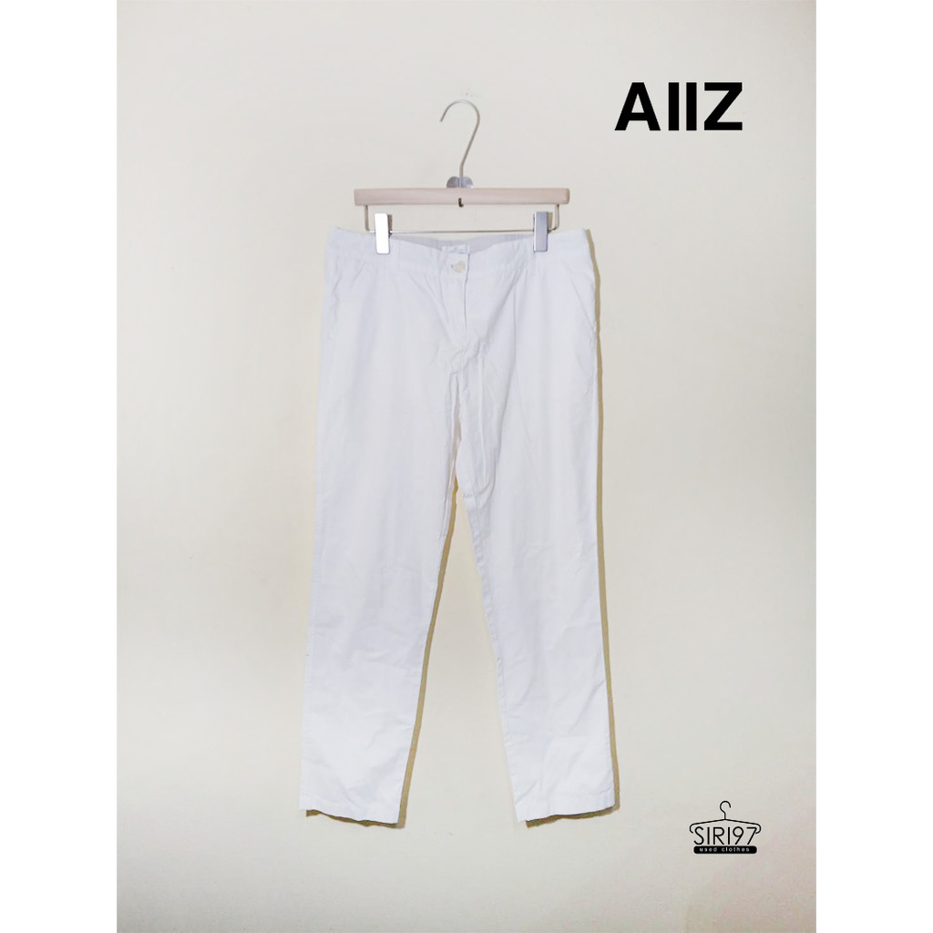 กางเกงชีโน่ทำงานขายาว AIIZ สีขาว มีรอยเลอะเล็กน้อย สภาพ85% SIZE 29 | Shopee Thailand