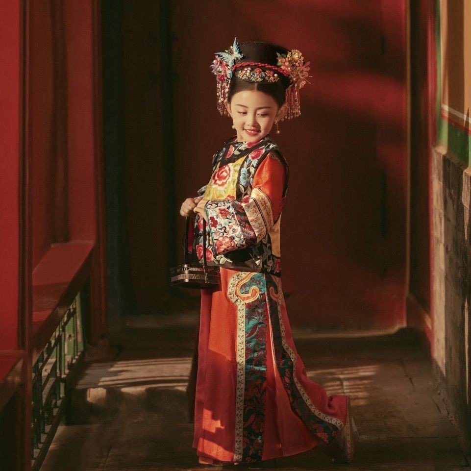 Jiang Wan เด็ก Hanfu หญิง Chuhan Influencer ตรวจสอบชุดฤดูใบไม้ผลิ 2024 ...